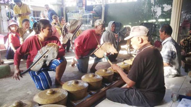 Gong Renteng Cirebon, dari Upah hingga Media Dakwah - Suara Cirebon